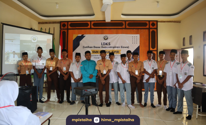 Dosen MPI STAIHA Bawean, Nurul Huda, M.Pd.I, Inspirasi di LDKS SMK ...